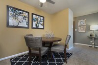 Clover Ridge East Apartments | Palatine, IL Apartments