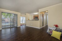 Clover Ridge East Apartments | Palatine, IL Apartments