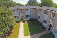 Colony Point Apartments | Norfolk, VA Apartments