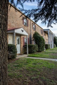 New Castle Apartments | Colonial Heights, VA Apartments For Rent